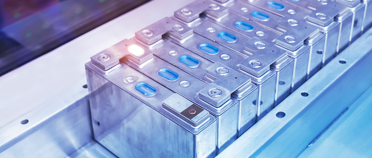 Battery module assembly: cell format-compatible and scalable ...